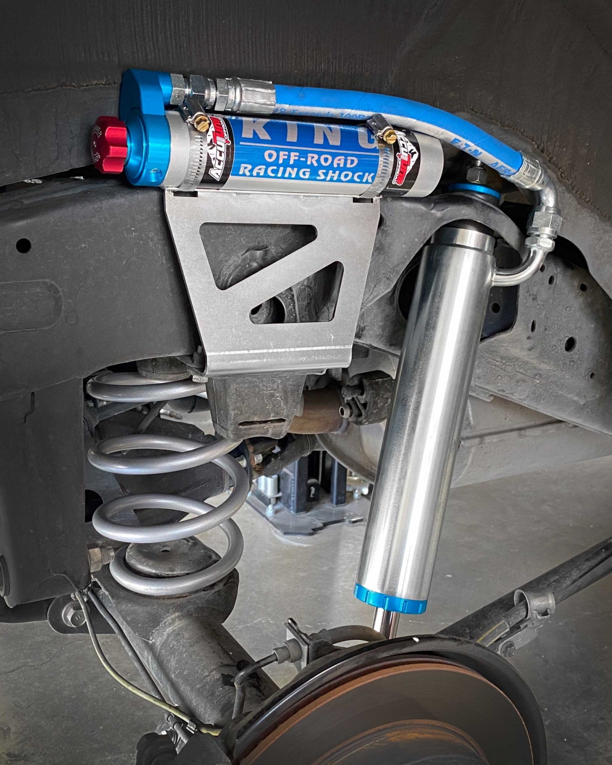 King Shock Kit: 03-24 4Runner, 06-14 FJ, 09-23 GX460, Rear 2.5 Dia ...